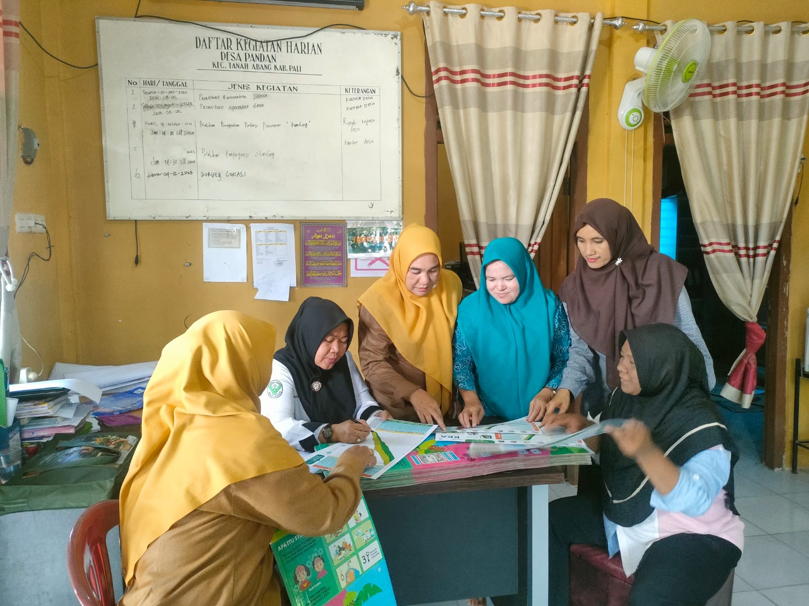 Desa Pandan berhasil meraih penghargaan sebagai Kampung Keluarga ...